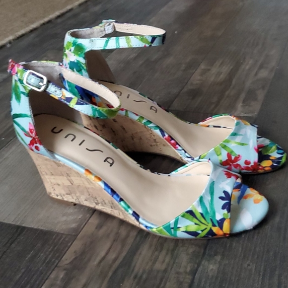 Unisa | Shoes | Unisa Yeavett Floral Wedge Sandal | Poshmark